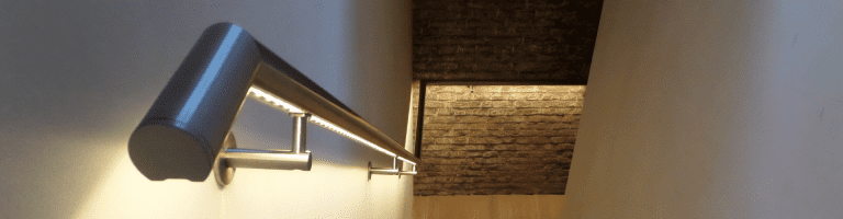 ILLUNOX - Dé trapleuning met doorlopende LED verlichting