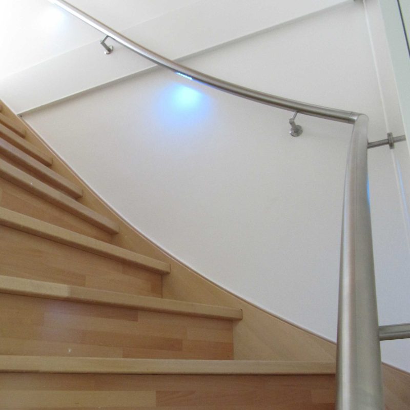 LED trapleuning met ingebouwde accu | Lumigrip RVS maatwerk