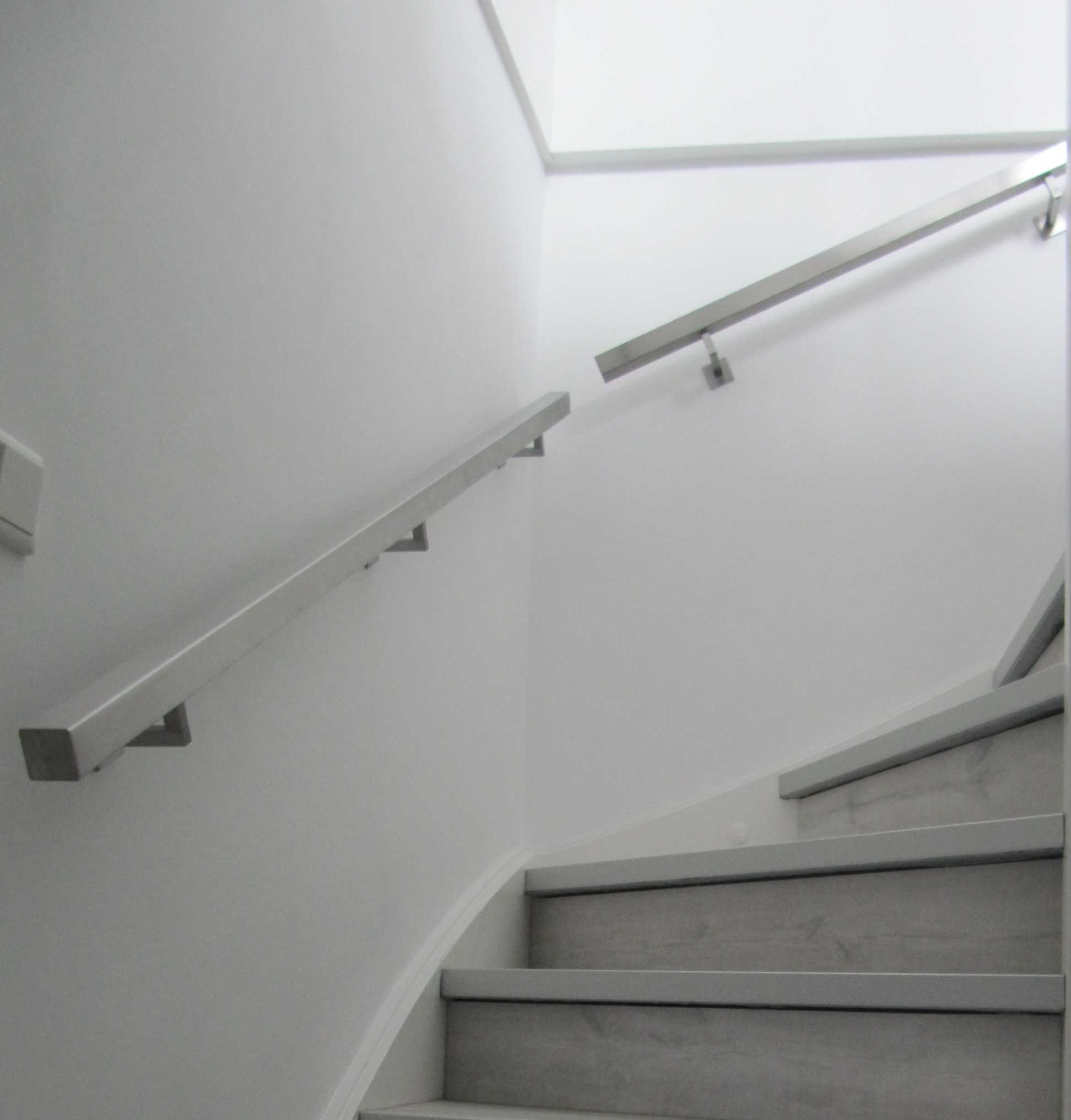 RVS Trapleuning: stijlvol en perfect op maat! - Lumigrip